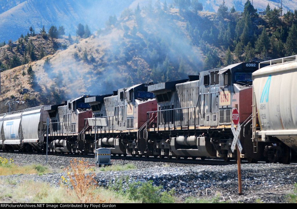 Ex SP midtrain DPU on west bound UP soda ash train